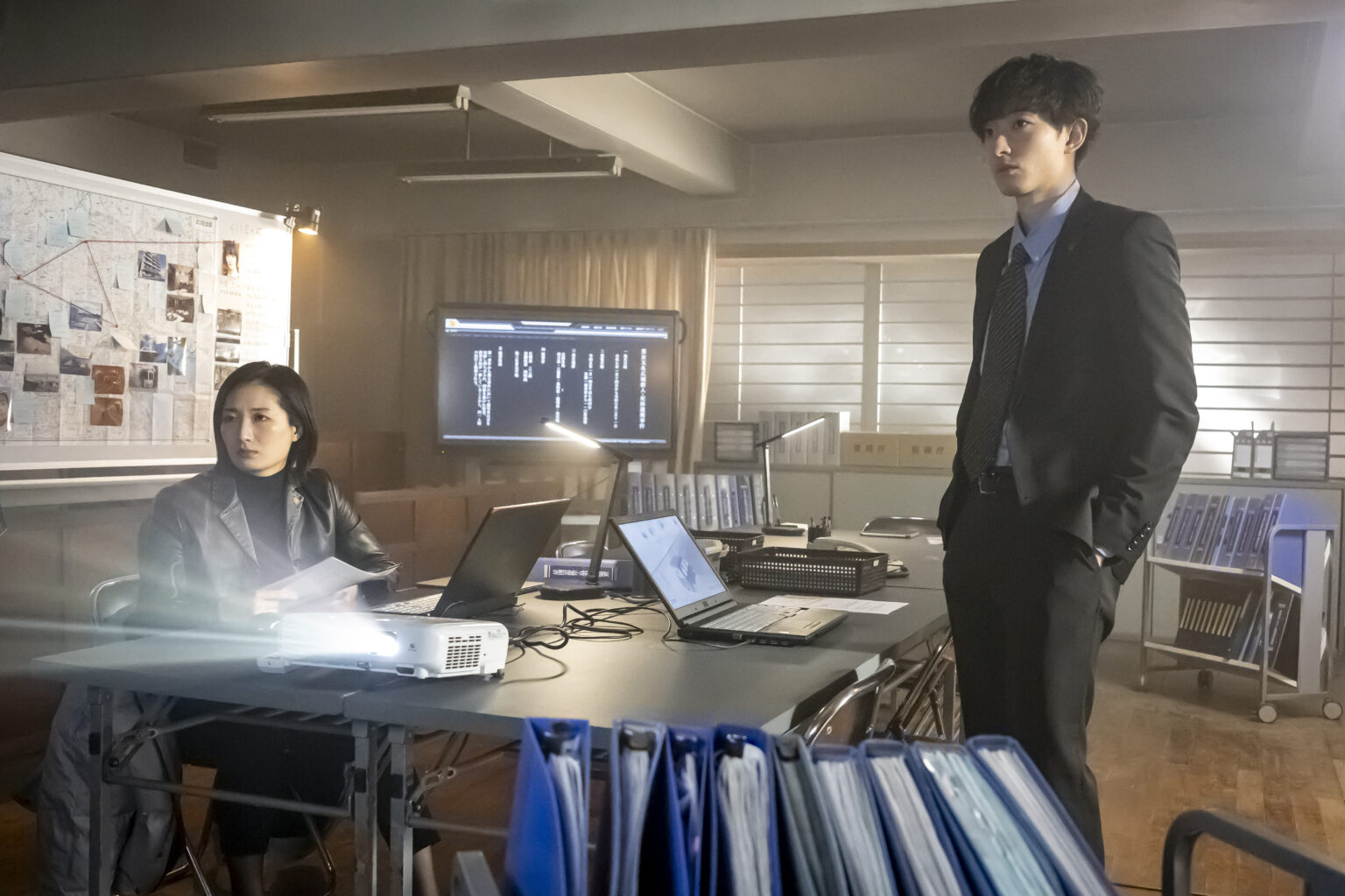 カンテレ×FOD新ドラマ「MADDER（マダー）その事件、ワタシが犯人です」ミステリー・エンターテインメント幕開けの第一話、場⾯写真初だし︕相関図も解禁 | CINEMA FACTORY